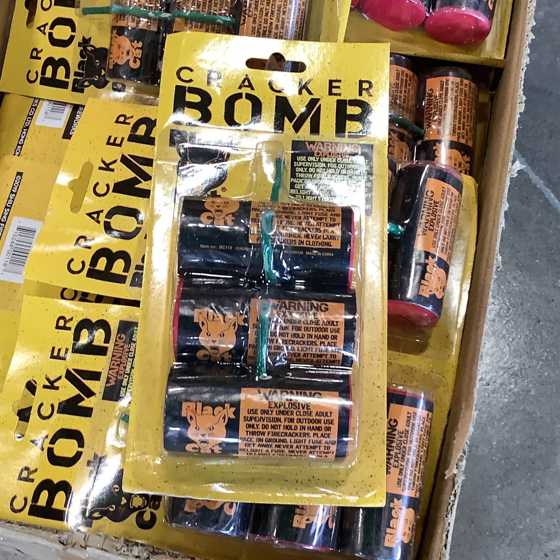 Black Cat Cracker bomb | KG Fireworks Warehouse - South Range, Wisconsin