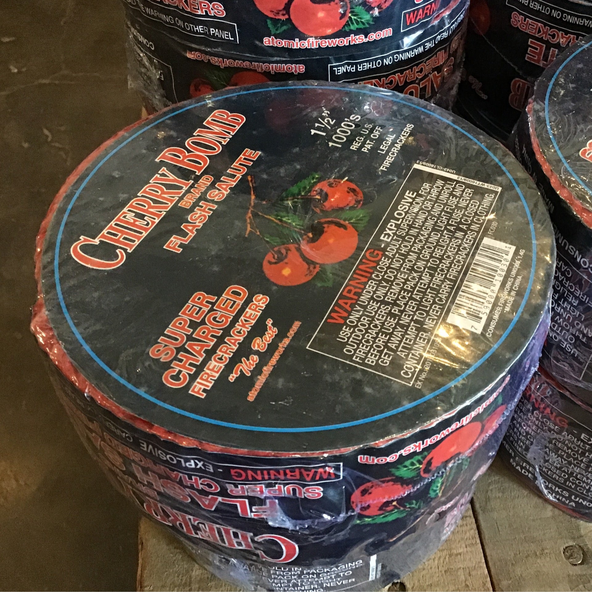 Cherry bomb 1000 flash salute firecrackers | KG Fireworks Warehouse ...